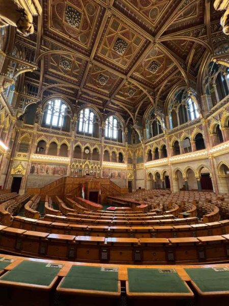 Visitar el Parlamento de Budapest: entradas y precios - La Maleta de Carla